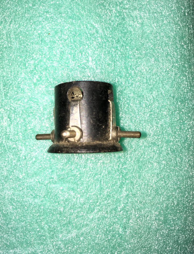 LISSEN , B4, BRITISH 4 PIN, EBONITE, VALVE BASE, 1927 – MULLARD MAGIC